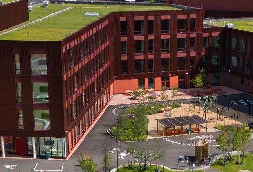 Hans Majestet Kongen kommer til Fjellhamar skole og Fjellhamar arena ... Hans Majestet Kongen kommer til Fjellhamar skole og Fjellhamar arena ...